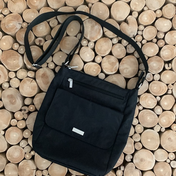 Baggallini | Bags | Nwot Baggallini Cheetah Print Town Crossbody Bag ...